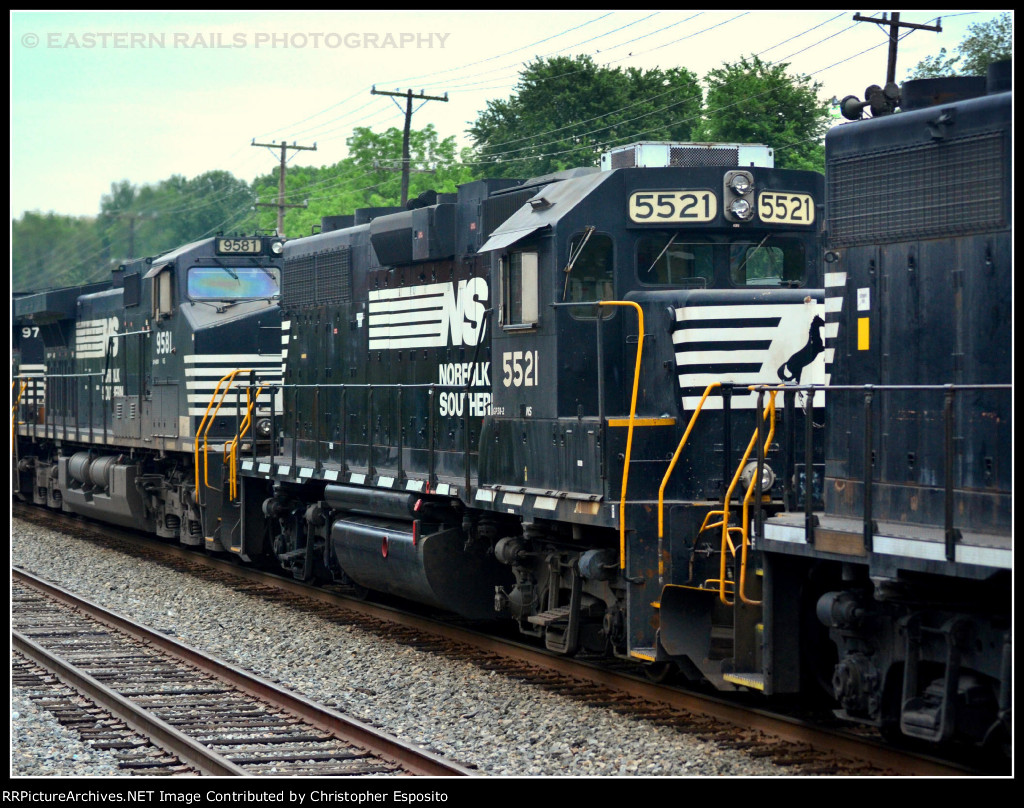 NS GP38-2 5521 on 337